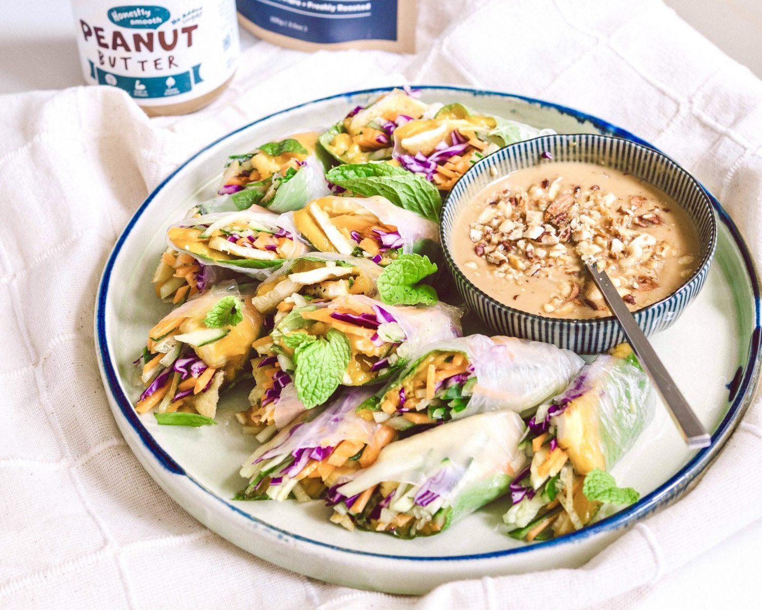 Mango Rice Paper Rolls with Peanut Butter Dipping Sauce – Amazin'Graze USA